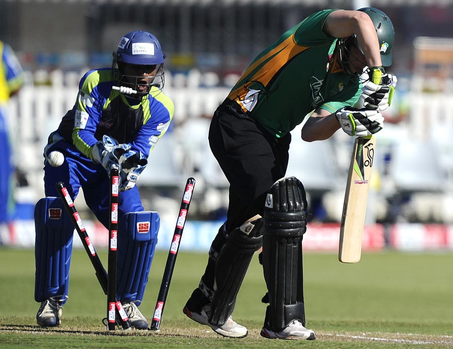 CRICKET BUZZ: Udana hat-trick earns win for Wayamba