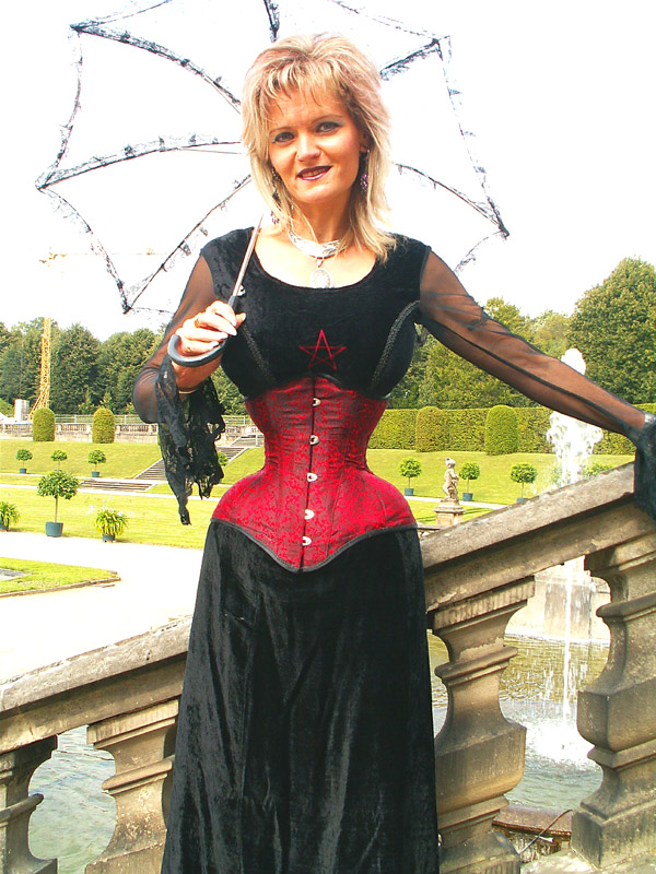 Saturnine Corsets: Cintura Pipe-stem (pipe-stem waist)