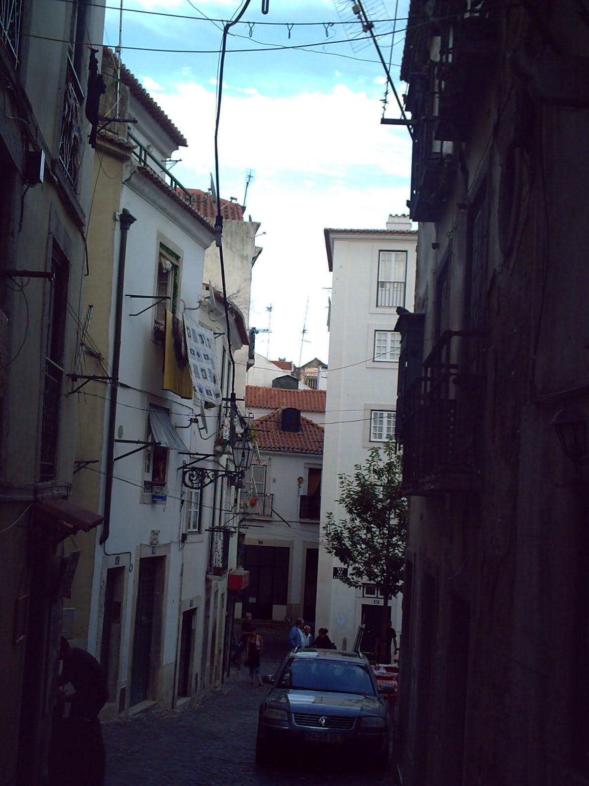 Granada, Grey y yo: Rua da Regueira, Barrio de Alfama, Lisboa