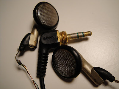 SamLaw: Sony MDR-E484