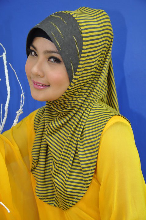 Picture: Adeline Tsen Cute Picture "Bertudung" - SabahMotion BUZZ