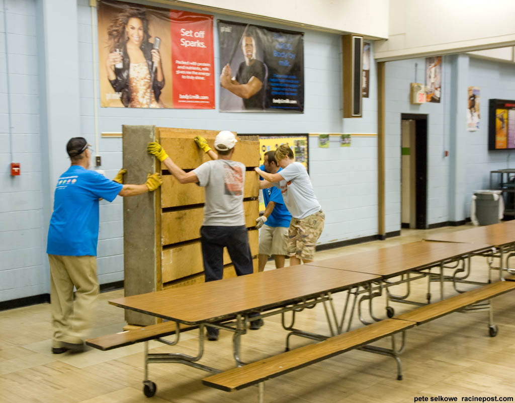 Racine Post: Pepsi refreshes Mitchell School science classroom (and ...