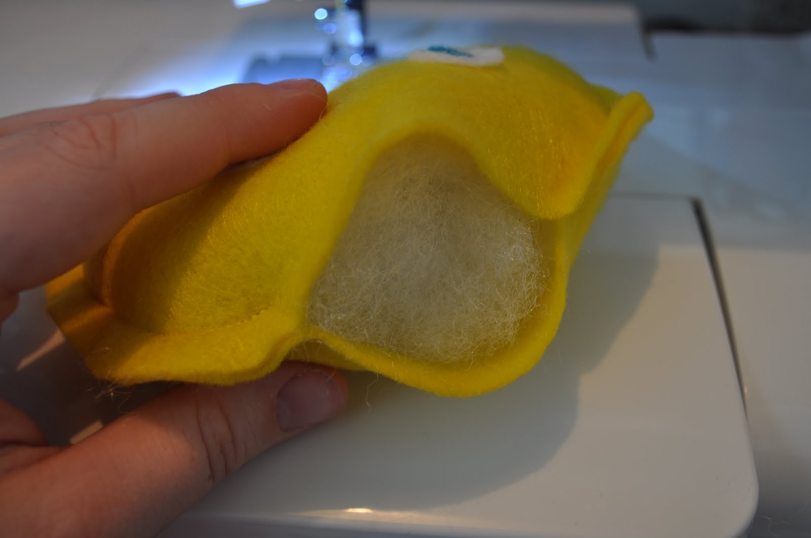 Distant Pickles: Felt Ghosties Tutorial