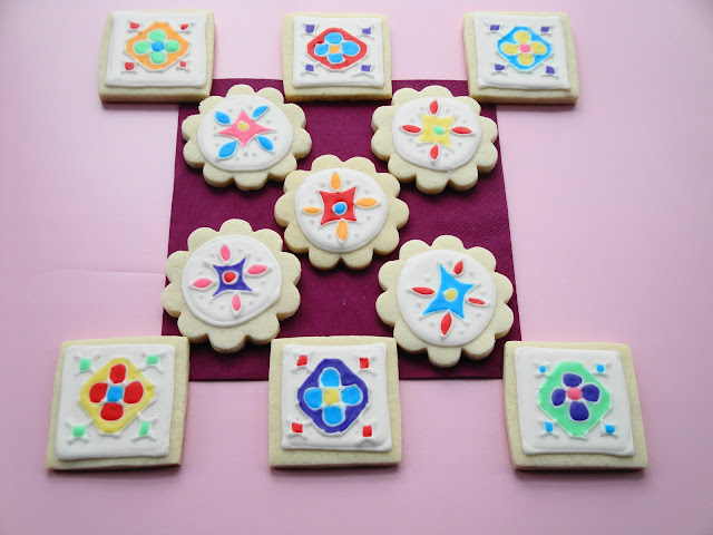 cumin and cardamom: Rangoli Decorated Sugar Cookies