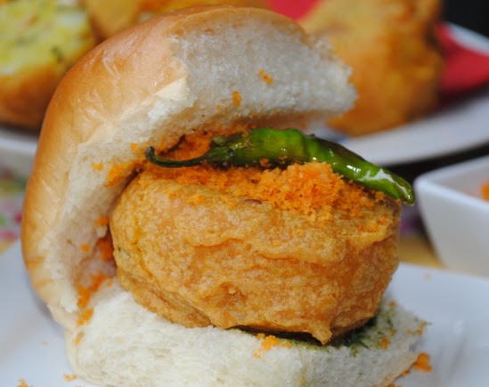 it's my life: Vada Pav – The Poor Man’s Veg-Burger