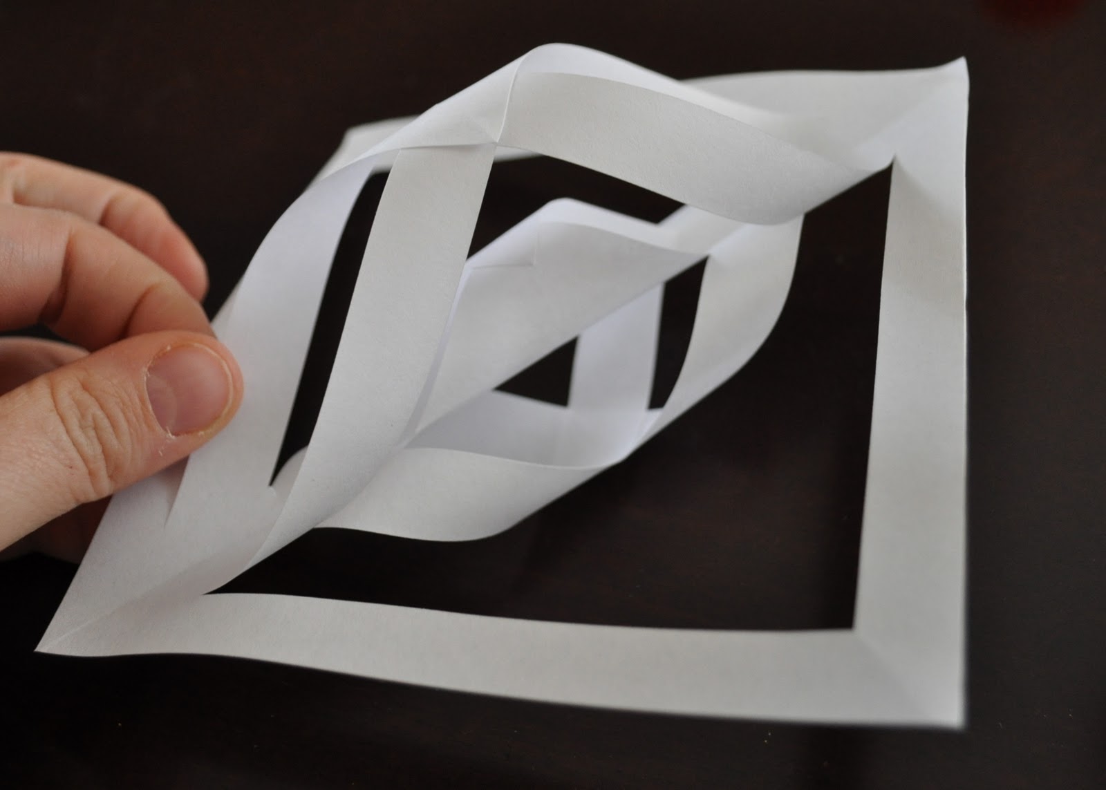 Weaver Girl Guz: Paper Snowflake Tutorial