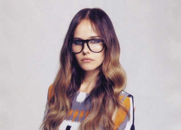 Wink and Smile: Isabel Lucas