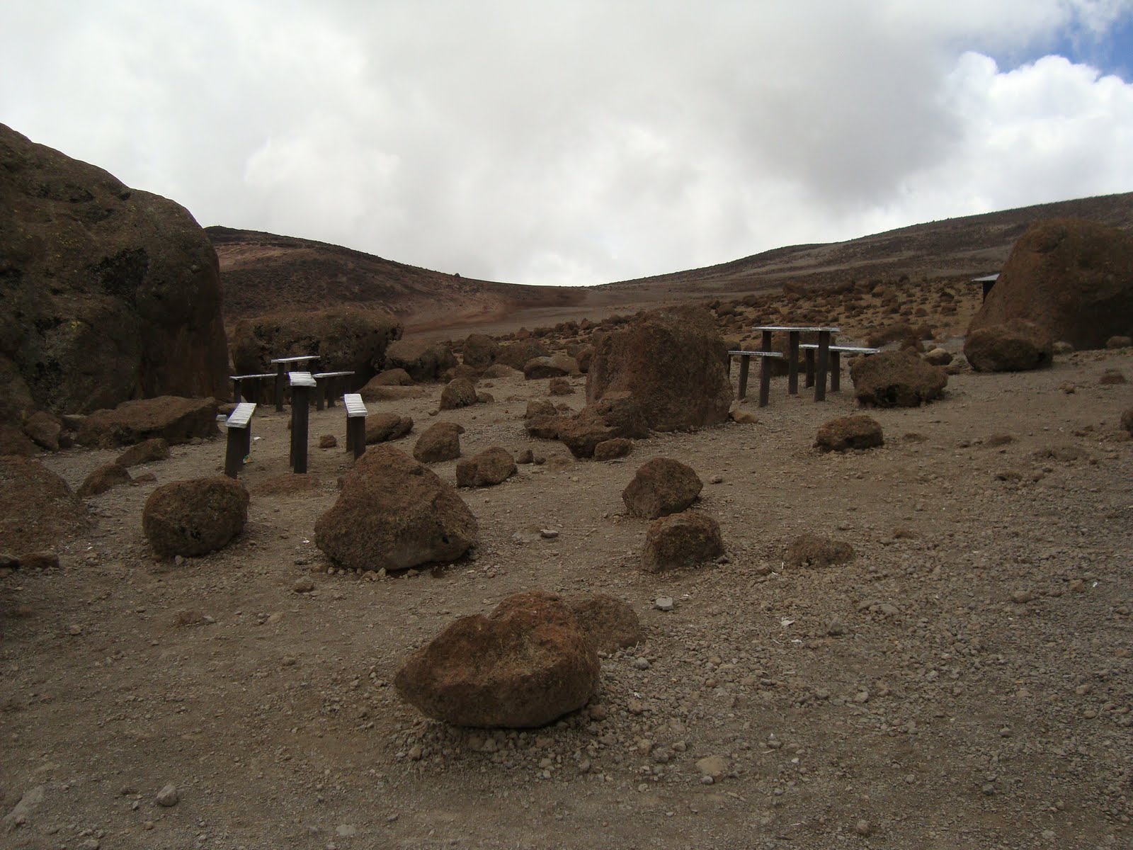 T-E-M-B-E-A Tanzania: The Saddle, Mlima Kilimanjaro (2)