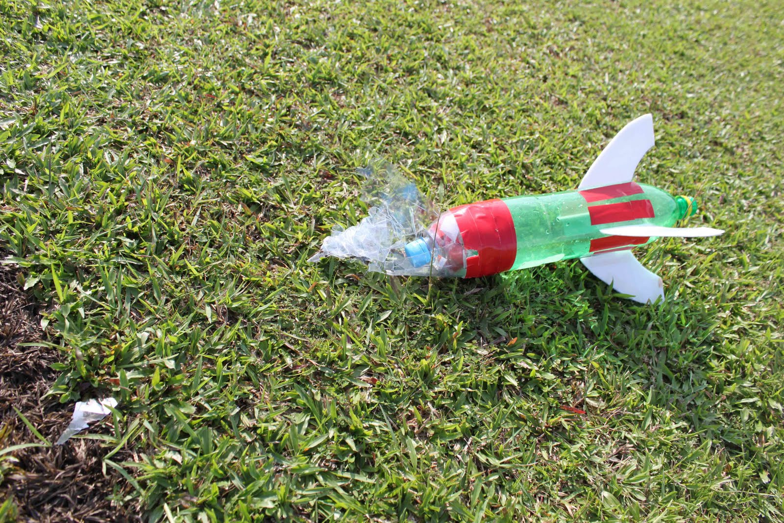 ENGINEERING STUDENTS ASSOCIATION: water rocket competition