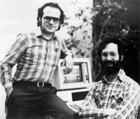 Aprendiendo en una nueva educación: Biografia de los creadores de Excel