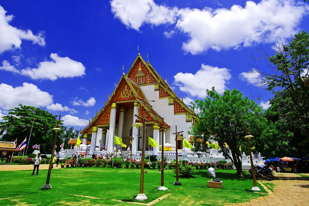 Wihara Phra Mongkhon bophit (Temple) in AyutthayaAmazing in Thailand
