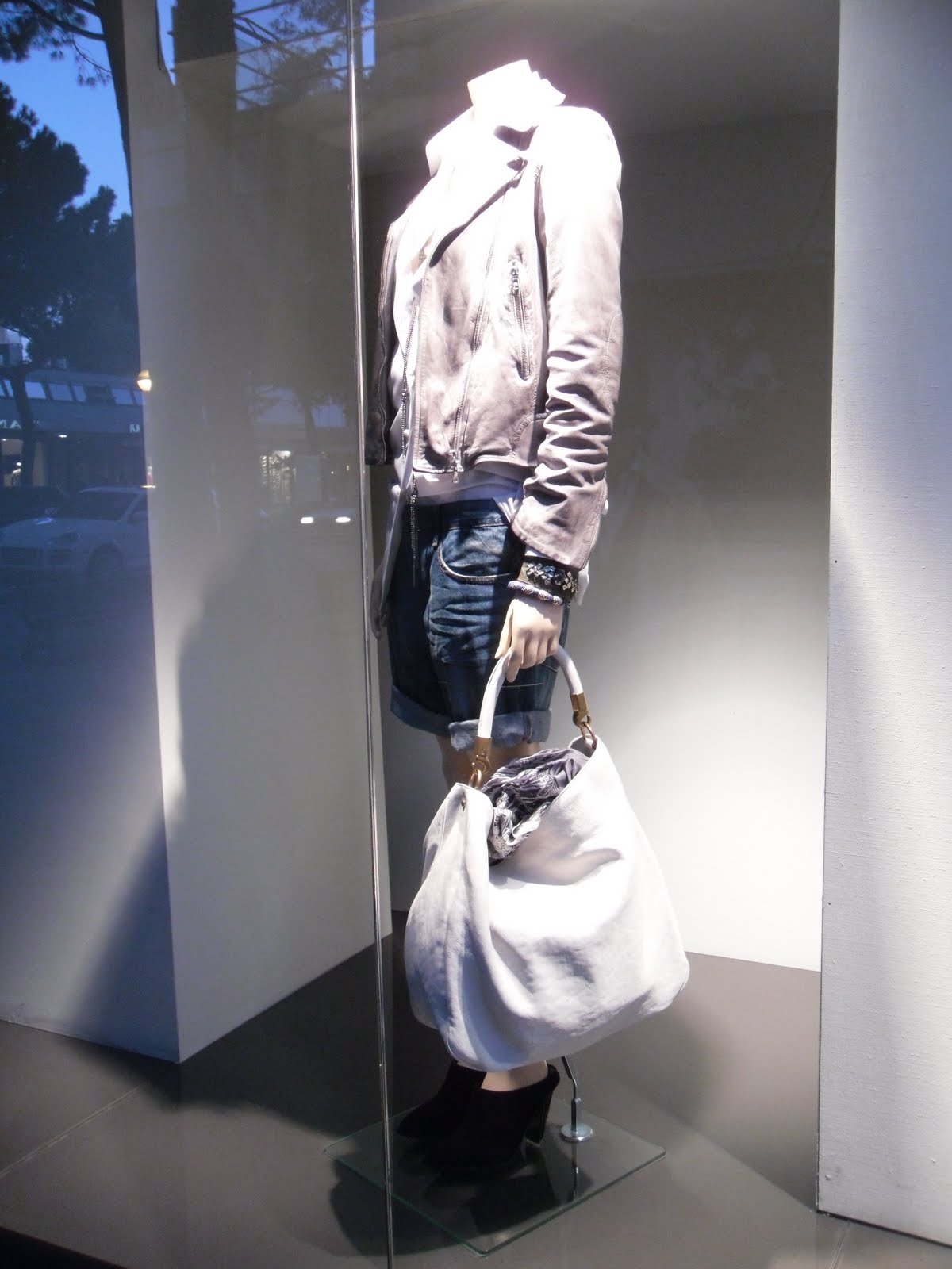 cool style dress fashion: Le vetrine di Julian, Brunello Cucinelli ...