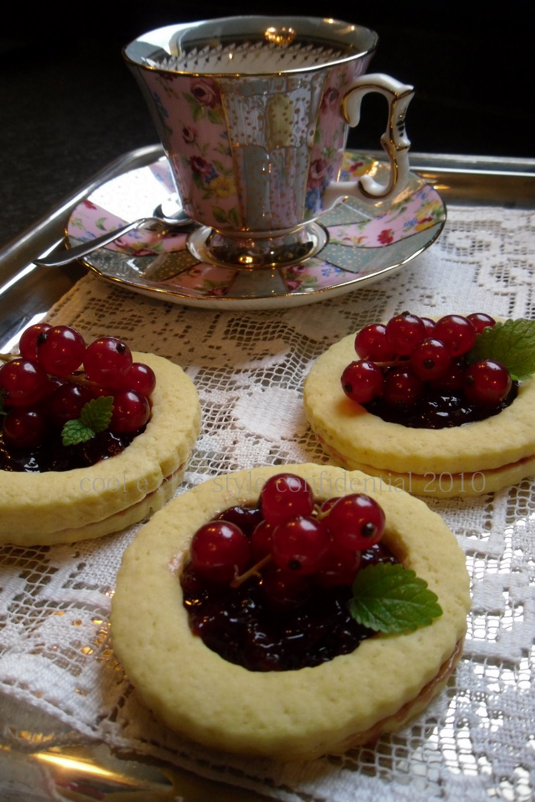 Piccola pasticceria , biscotti farciti con i ribes da Cool chic style ...