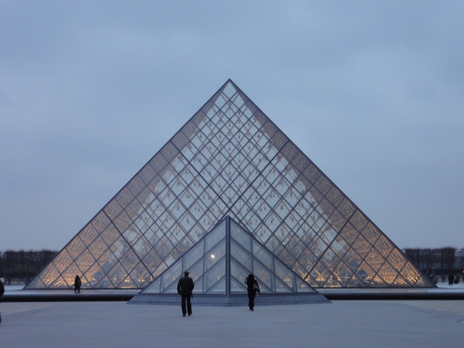 Verenas Paris Blog: La Pyramide du Louvre #1