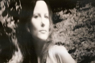 Rock Is Dead, but It Won't Lie Down: Kendra Smith : Au Naturel (1995)