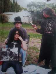 Music Maniac: Slash's mother dies