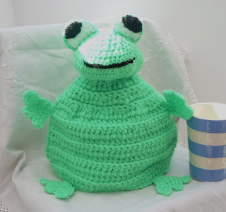 The Fluffy Duck: Handmade Frog tea cosy