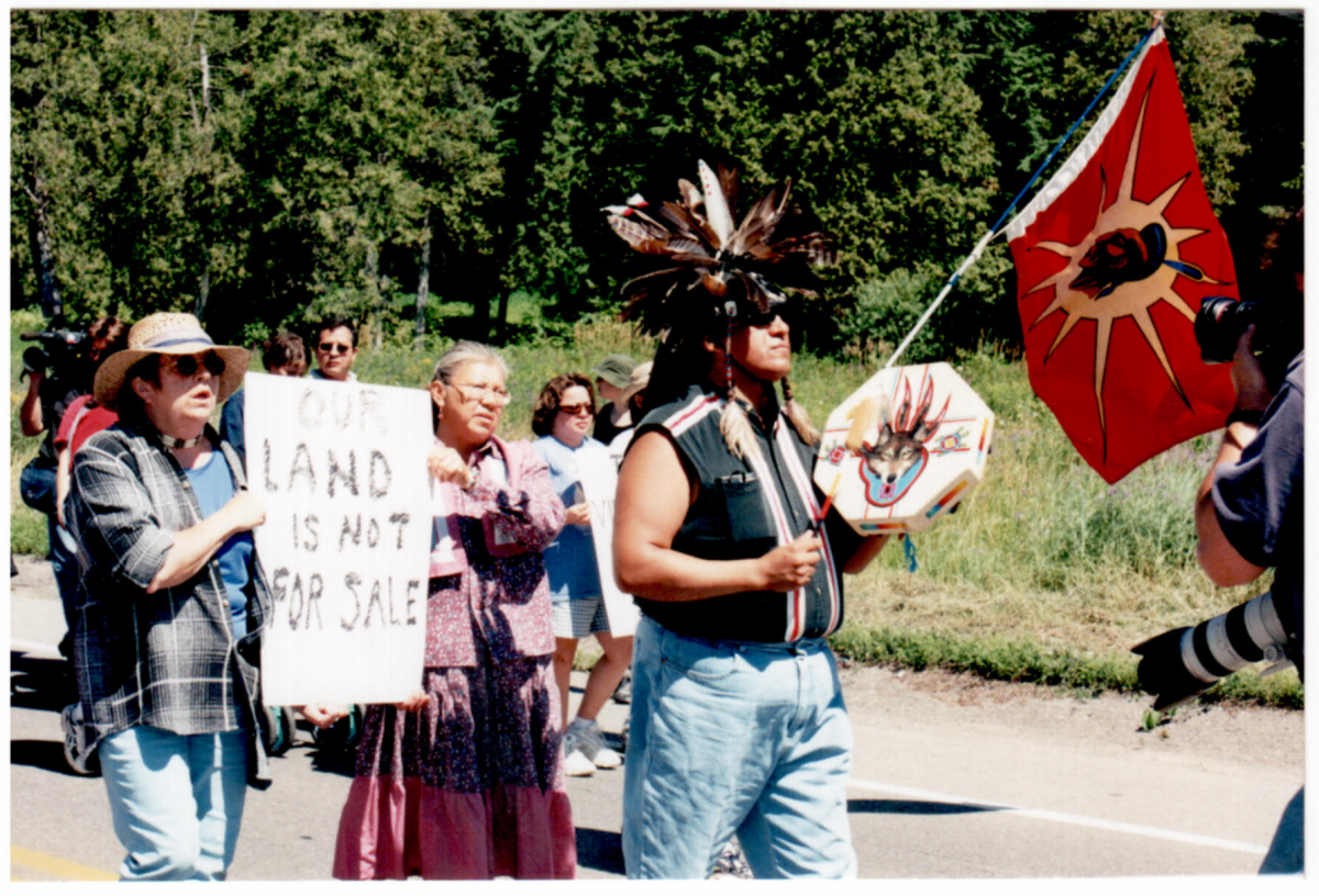 NUNAVIMMIUT INTERNET NEWS: White land developer chased out of Oka in ...