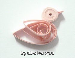 Lika Hanyuu － Artesanato - Quilling: [Quilling] Patinho Rosa