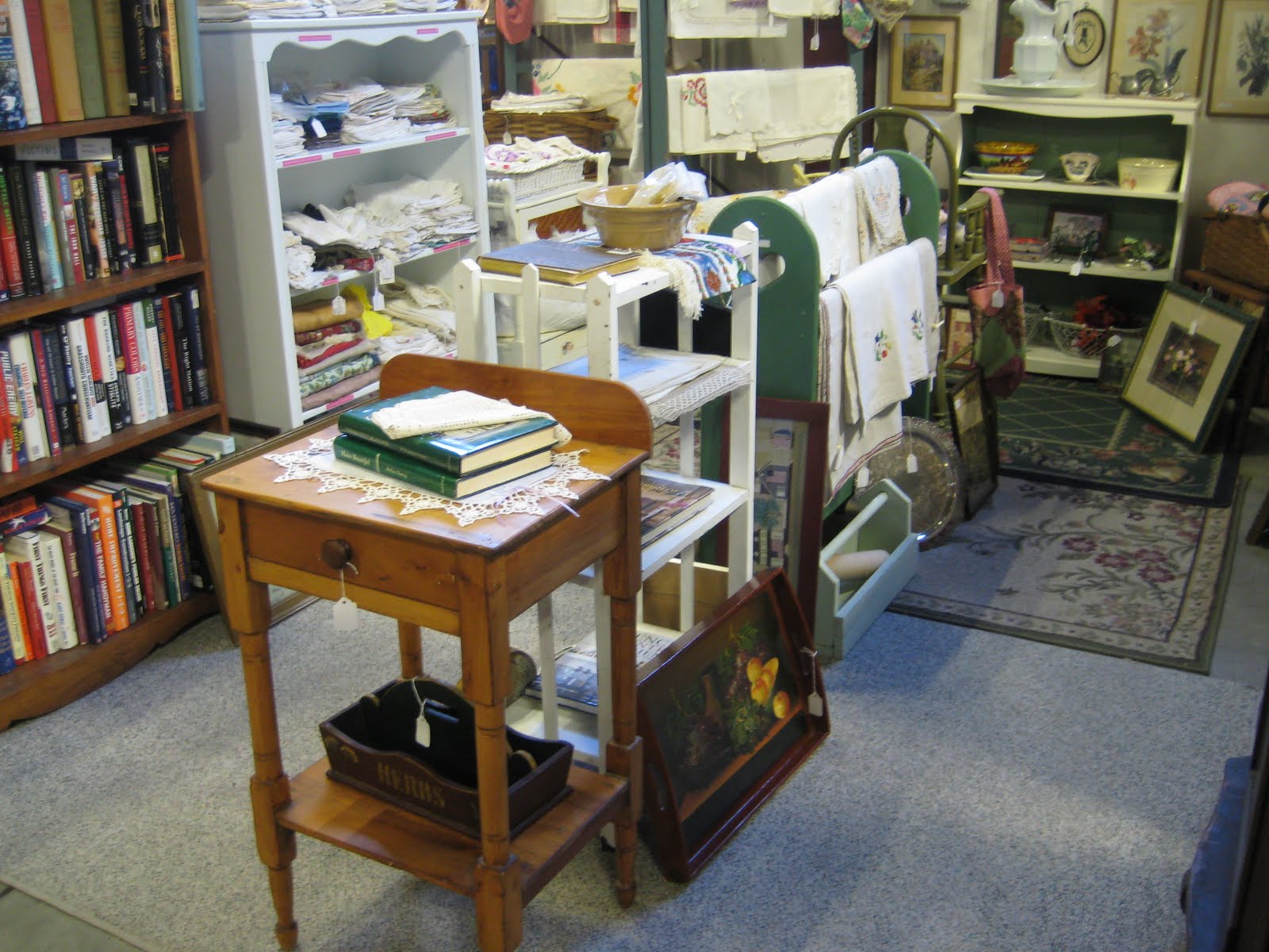 C. Dianne Zweig - Kitsch 'n Stuff: Antique Booth Ideas: Using The ...