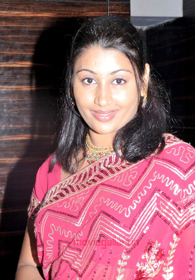 test: Tamil Actress Varshini Stills, Varshini Photo Gallery, Varshini ...