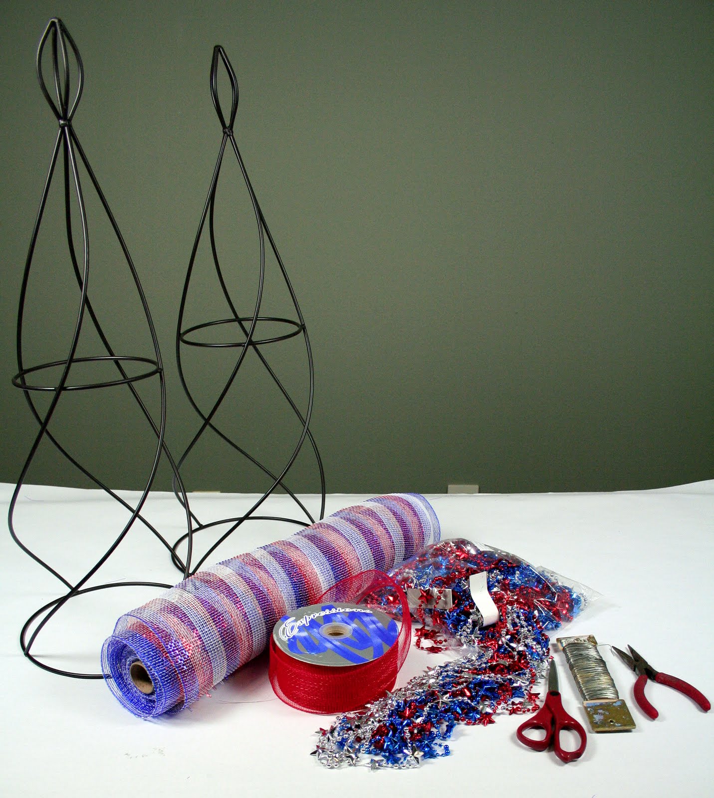 Party Ideas by Mardi Gras Outlet: How to: Red, White and Blue Star ...