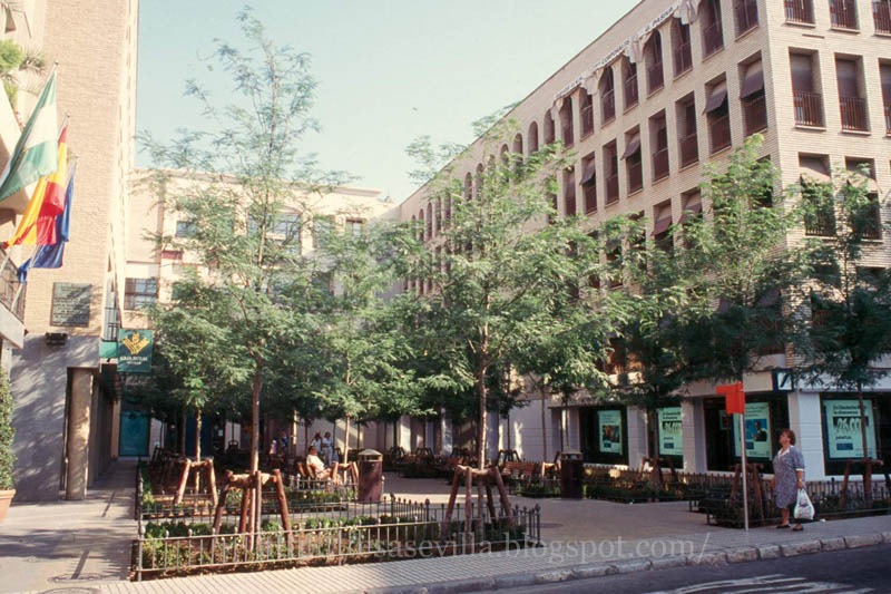 Esa Sevilla: De Callejón de los pobres a Josefa Reina Puerto