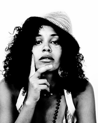 SWIXX - walkabout: Ann McCormack, Schwebach (L) 2009