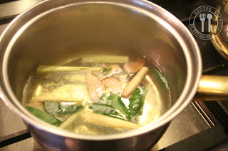 Thaise recepten van Piyawadee: Pikante-zure garnalensoep : Tom Jam Koeng