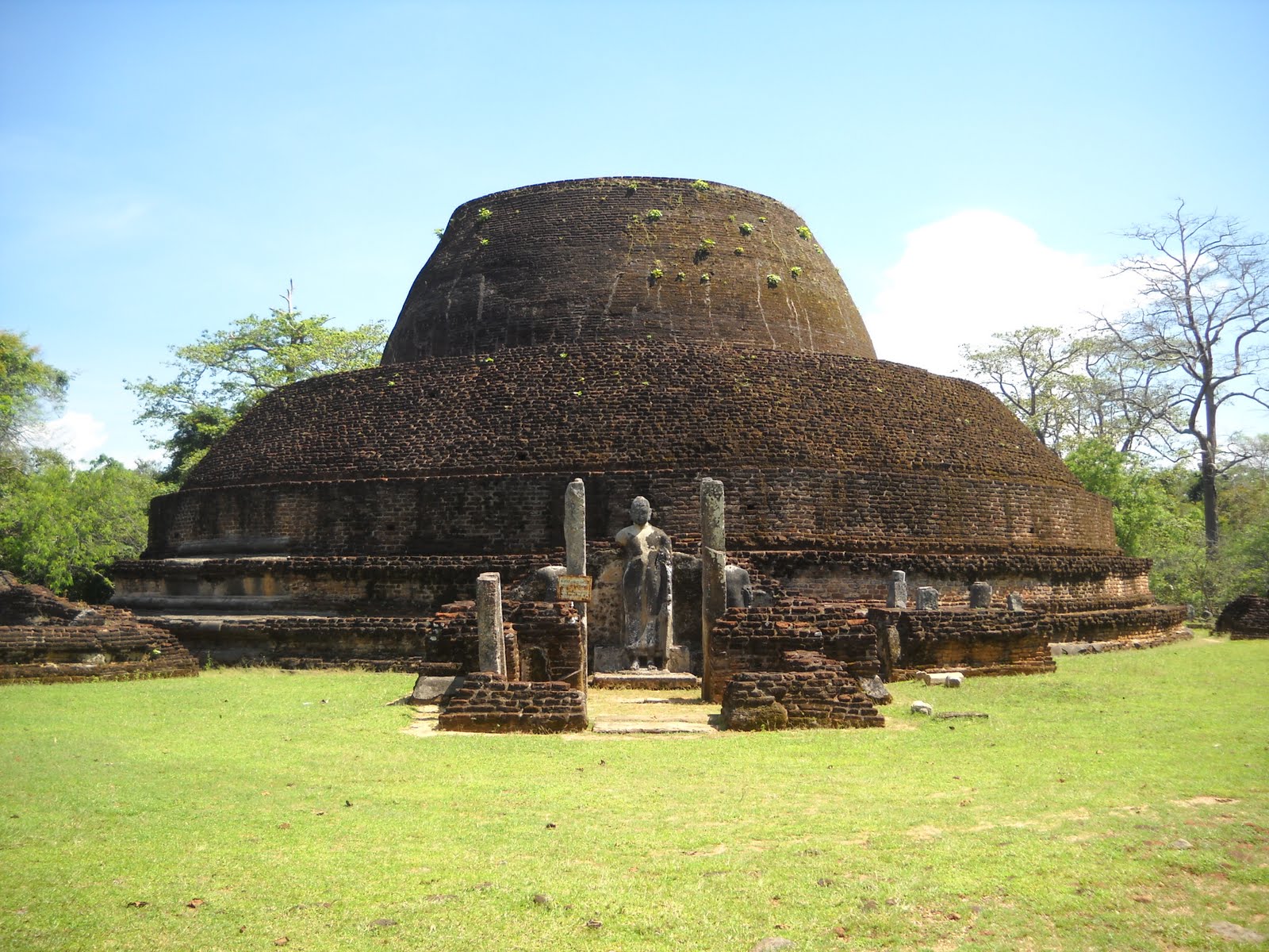 Upasaka Greg: Pilgrimage 2010: Polonnaruwa