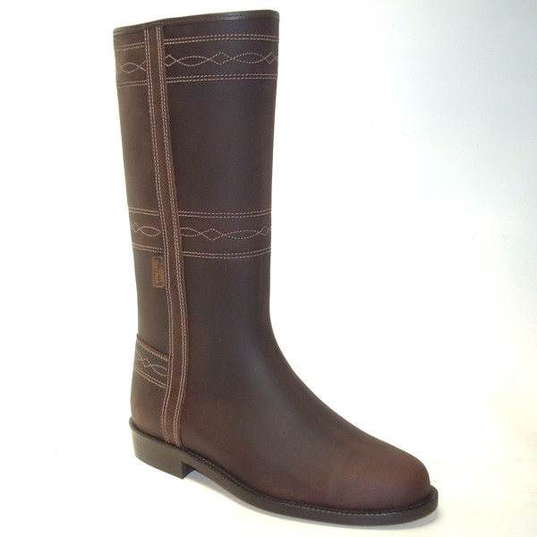 Como vestimos: Botas de montar no solo para montar