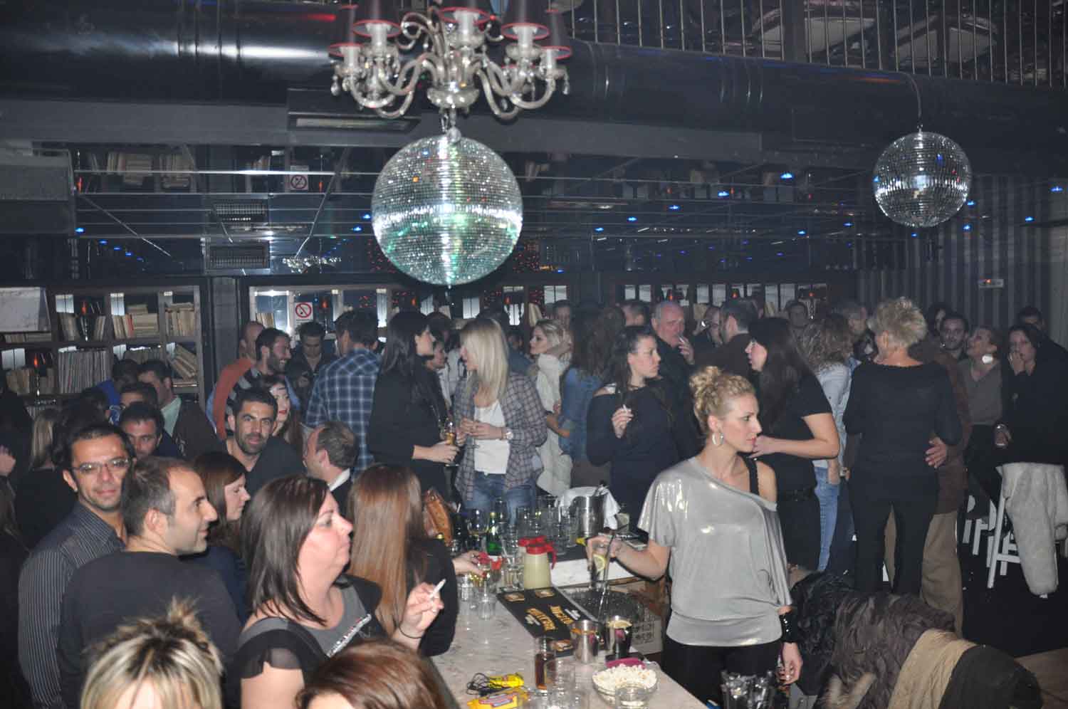 Μια Disco βραδιά στα Τρίκαλα με τον Πέτρο Μπρατάκο (dj pierro) της ...