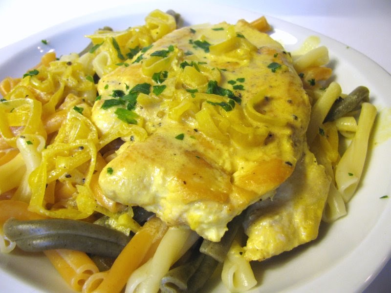 The World in My Kitchen: A Lovely Yellow Saffron Chicken