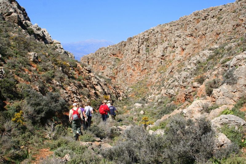 EXPLORE MOUNTAINS: ΠΕΖΟΠΟΡΙΑ ΣΤΟ ΚΑΒΟΥΣΙ-ΘΟΛΟΣ