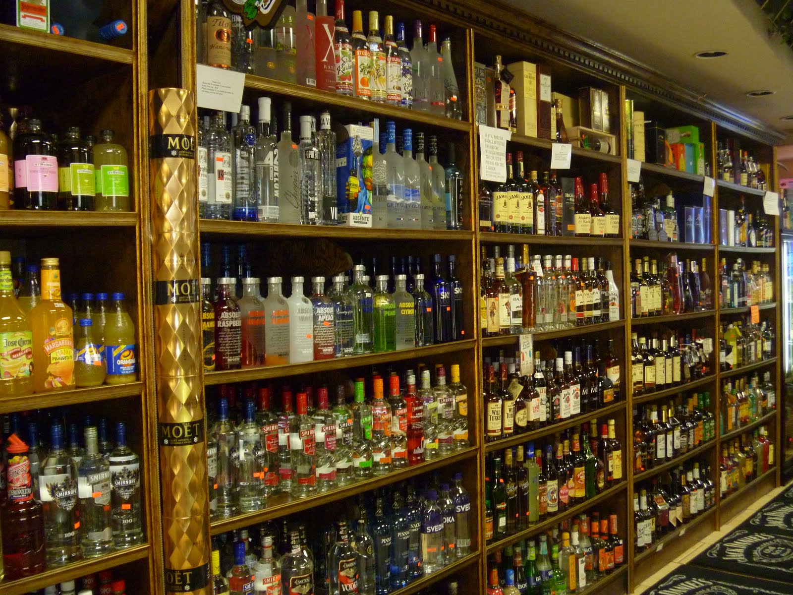 Highland Package Store: SPIRITS