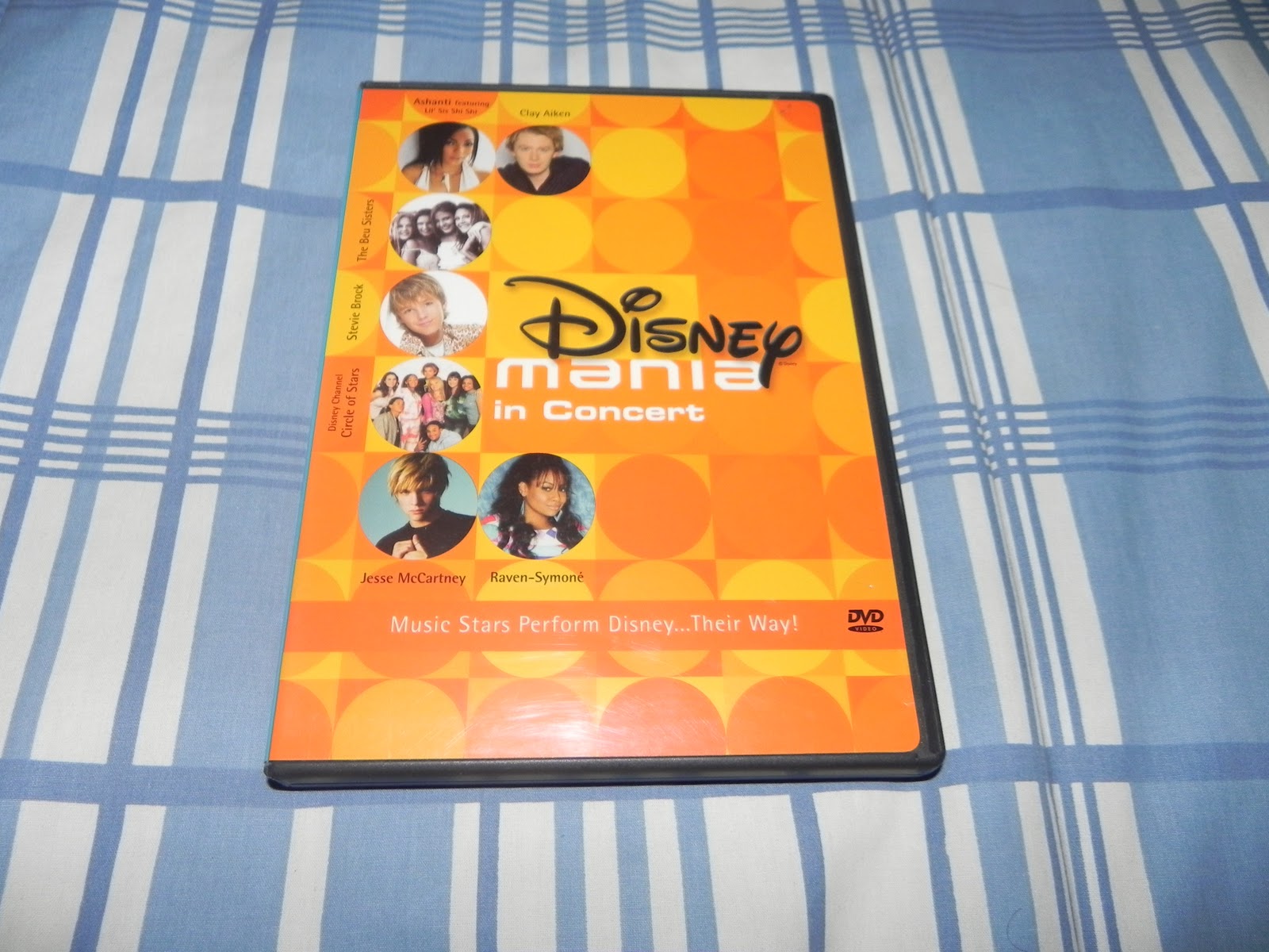 Publicafé Collection: DVD Disney Mania In Concert