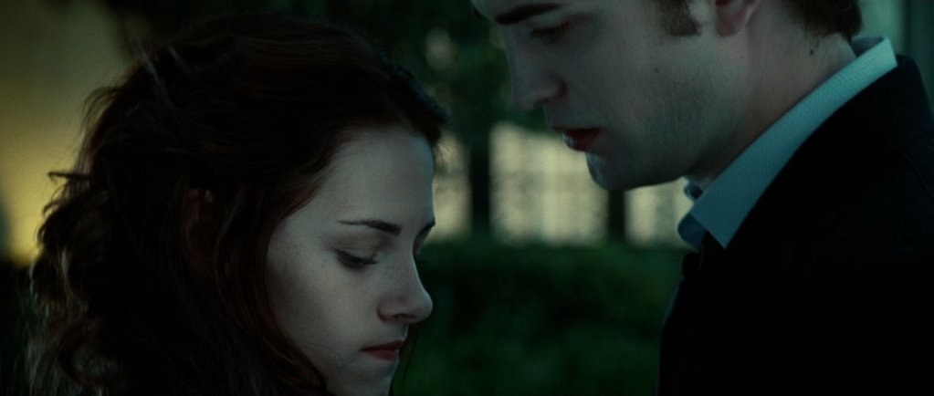 ROBSTENsessed -BilingualBlog: BELLAWARD CAPS 'TWILIGHT' - PROM SCENE