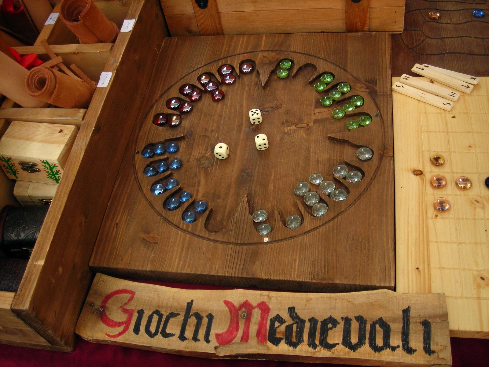 Compagnia di arti e mestieri medievali: Giochi da tavolo storici