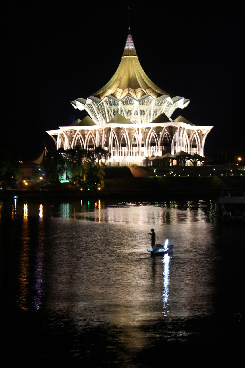 Photolivation: Night in Kuching City