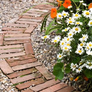 Tips to plan the perfect garden path | Home Made Beauty Tips