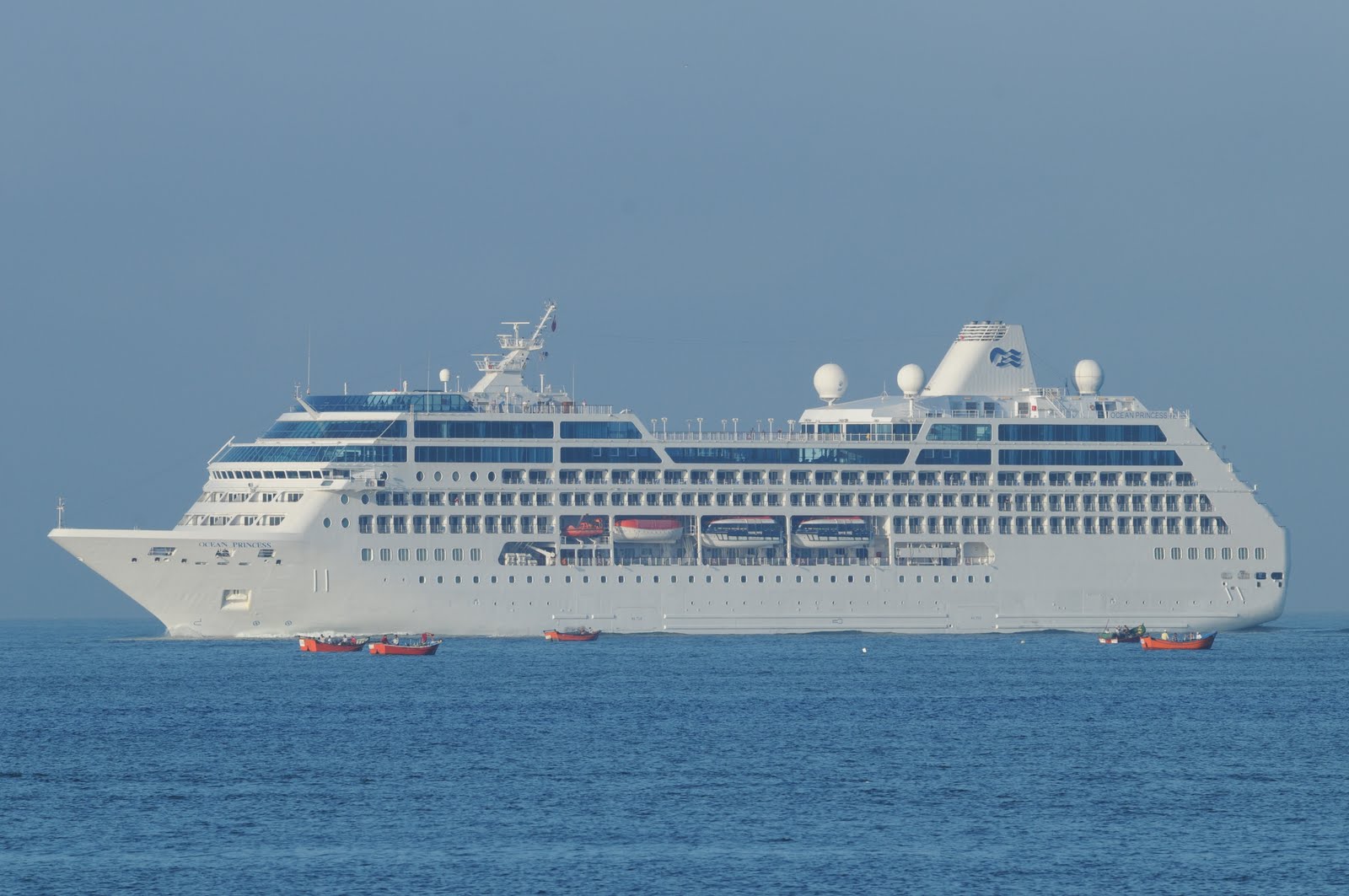 SHIPS & THE SEA - BLOGUE dos NAVIOS e do MAR: OCEAN PRINCESS arrival in ...