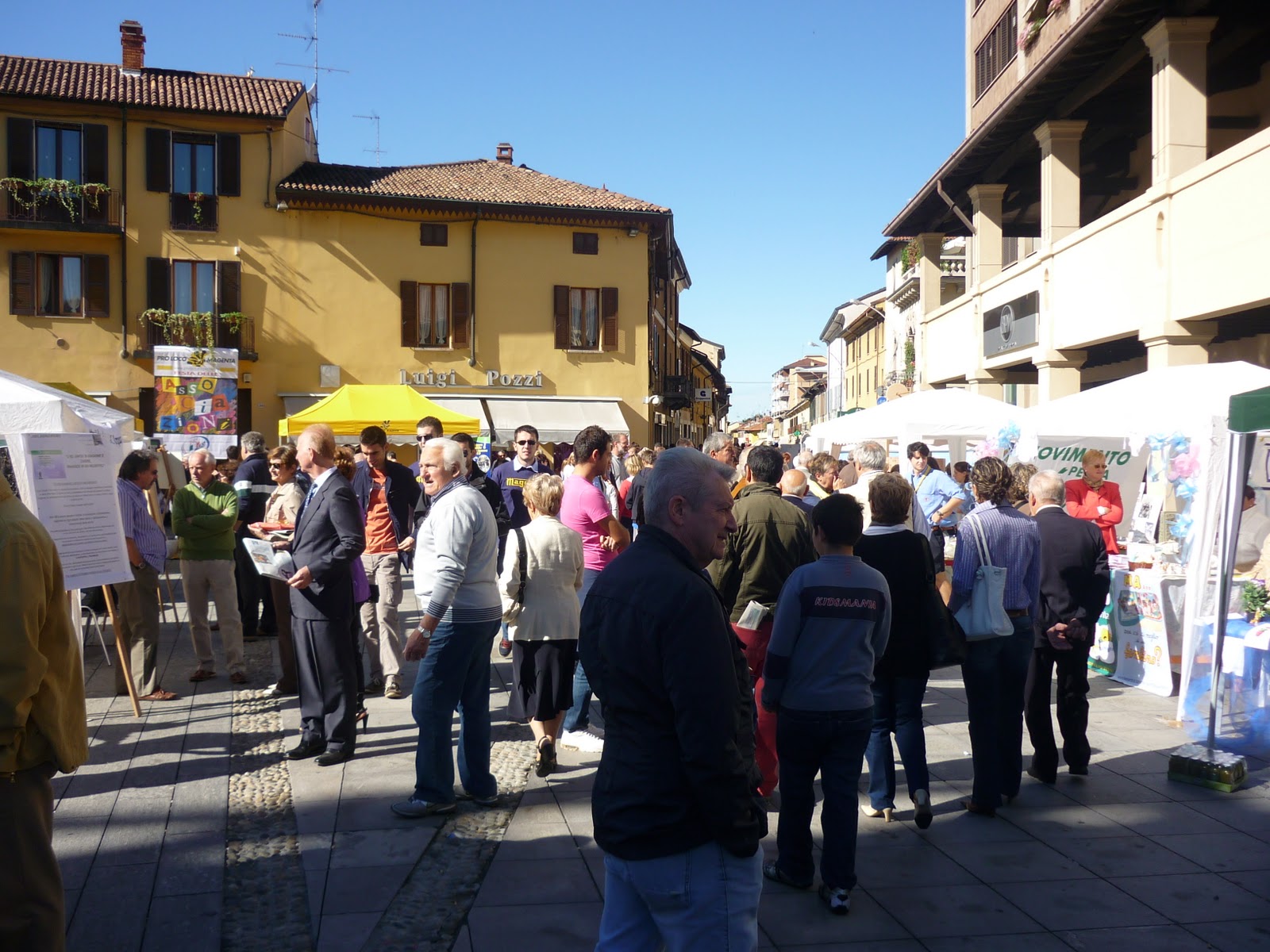 MAGENTA città del volontariato: in migliaia alla Festa delle Associazioni