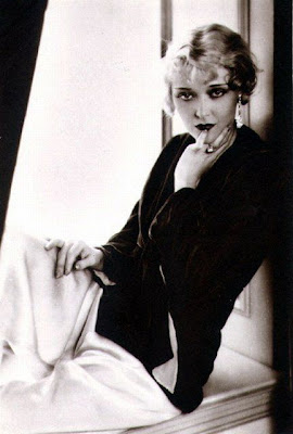 Erin Robertson: Senior Portfolio: Tragically Flawed Heroine: Mary Nolan