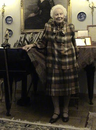 Kinderkuchen for the FBI: Interview with Magda Olivero