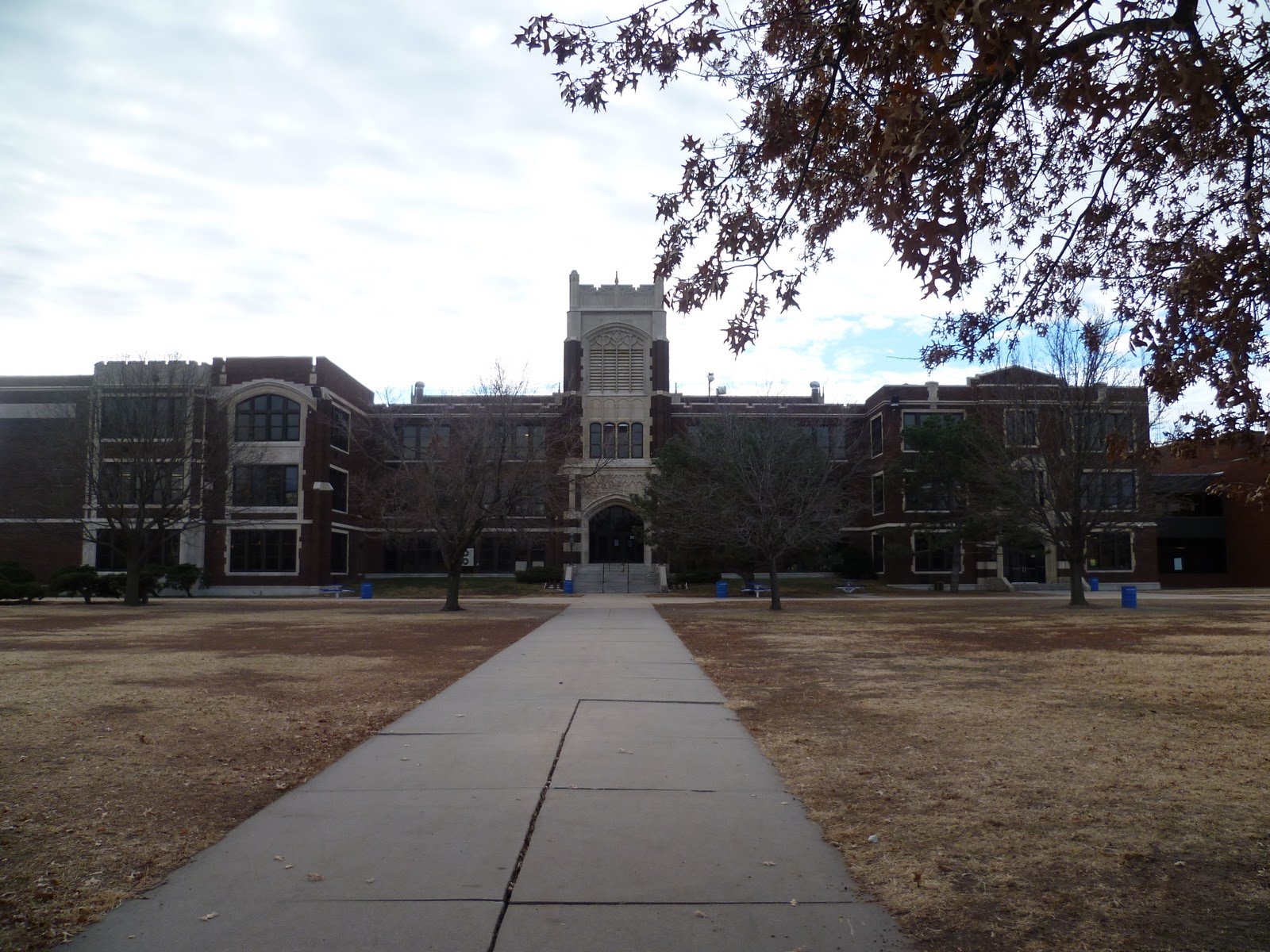 My travel in the USA: Wichita High School East