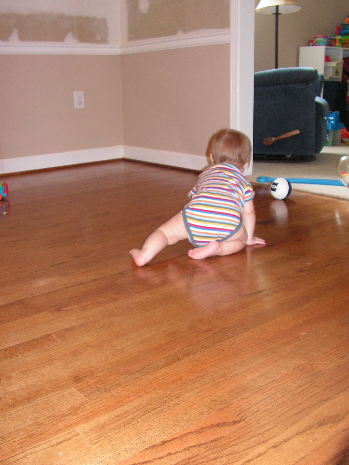 Baby Dragging Leg Crawling at Alice Pinard blog