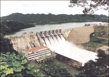 FarmBoy and CityGirl hit Asia: Cool Places to go #8 Daecheong Dam