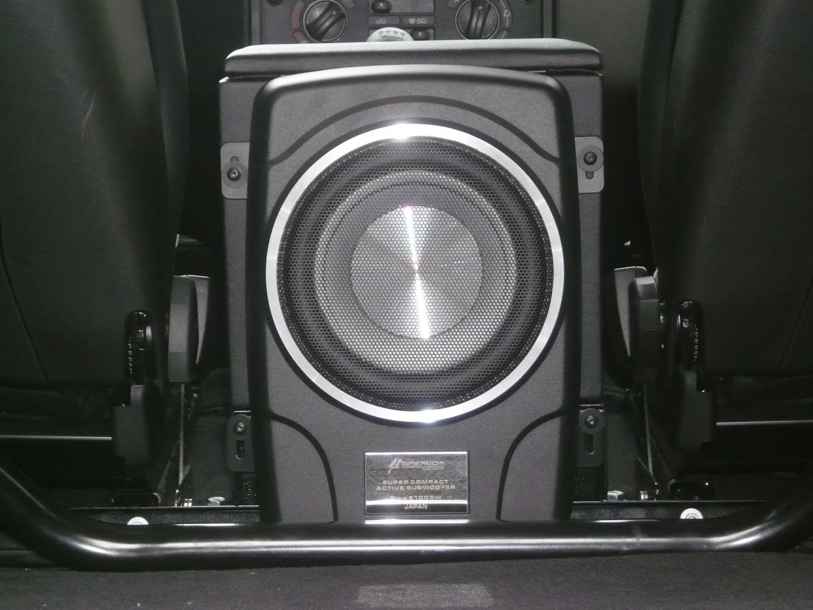 Mein Defender und ich: HIFI im Defender