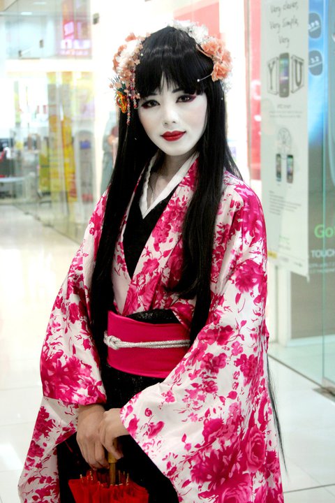 COSPLAYING INFO: Cosplayer Monique Dimanlig: A Unique Geisha, Cosplay ...