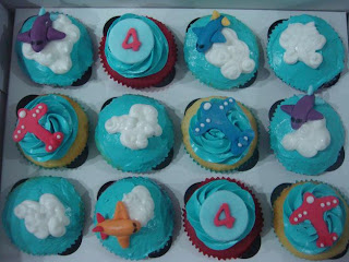 CitsCakes: airplane themed cupcakes